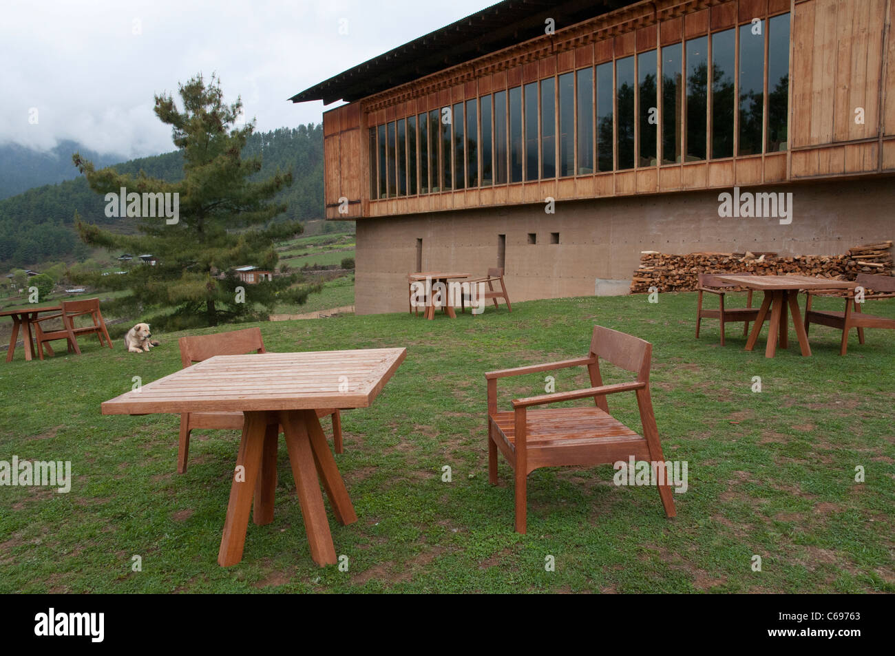 fancy hotel in Phobjikha valley. bhutan Stock Photo - Alamy