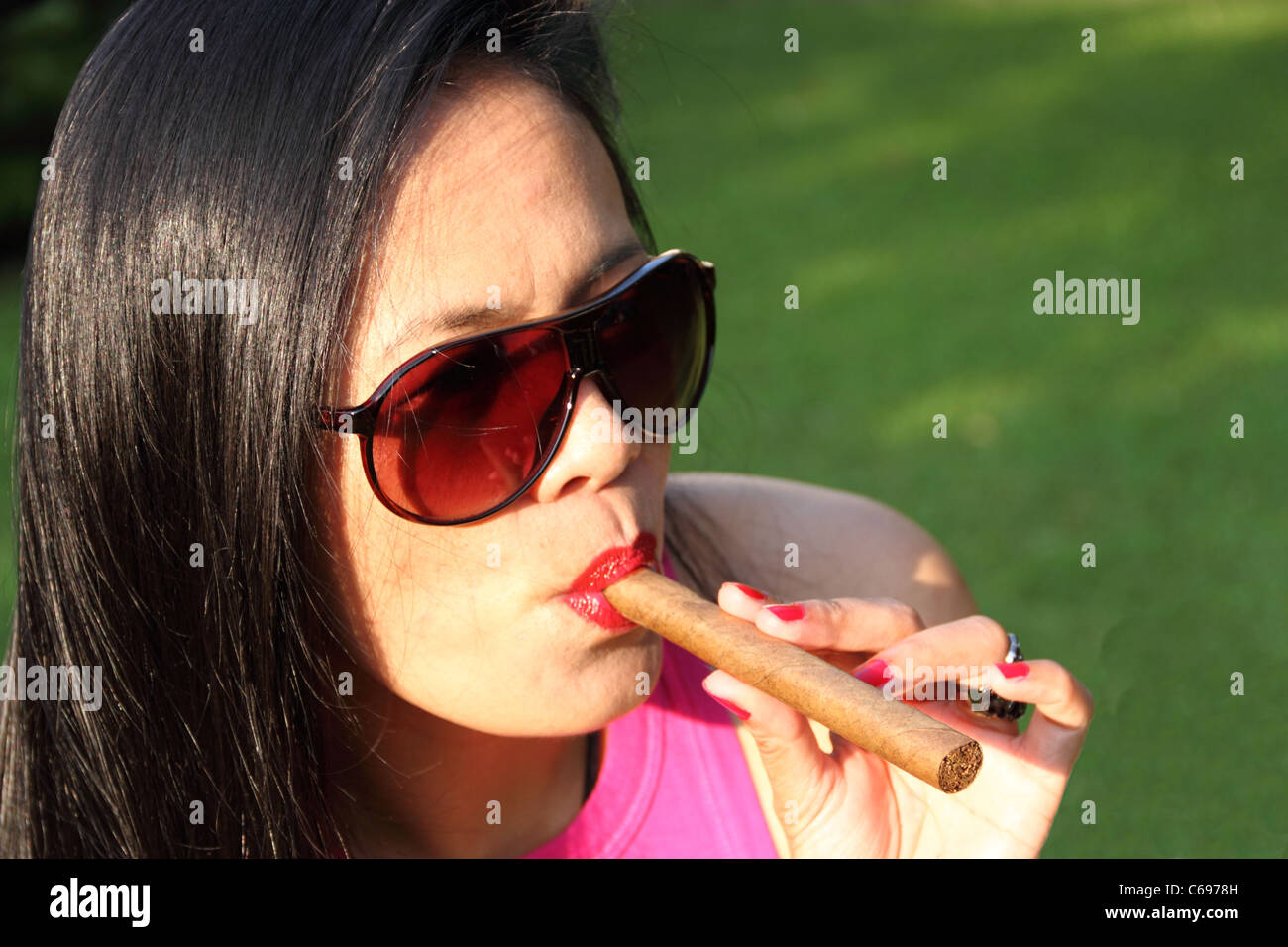 Cigar smoke hi-res stock photography and images - Alamy