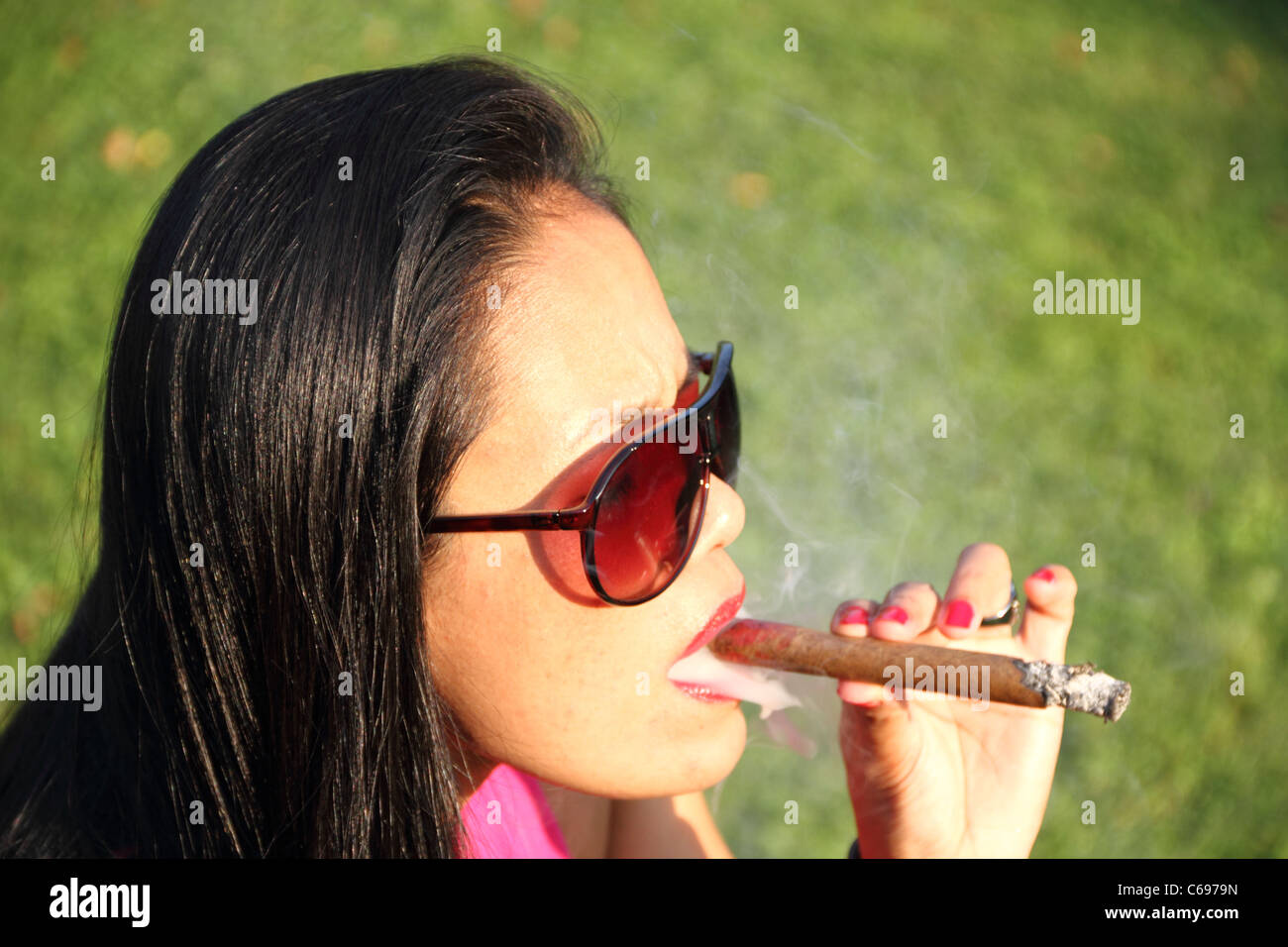 Big cigar hi-res stock photography and images - Alamy