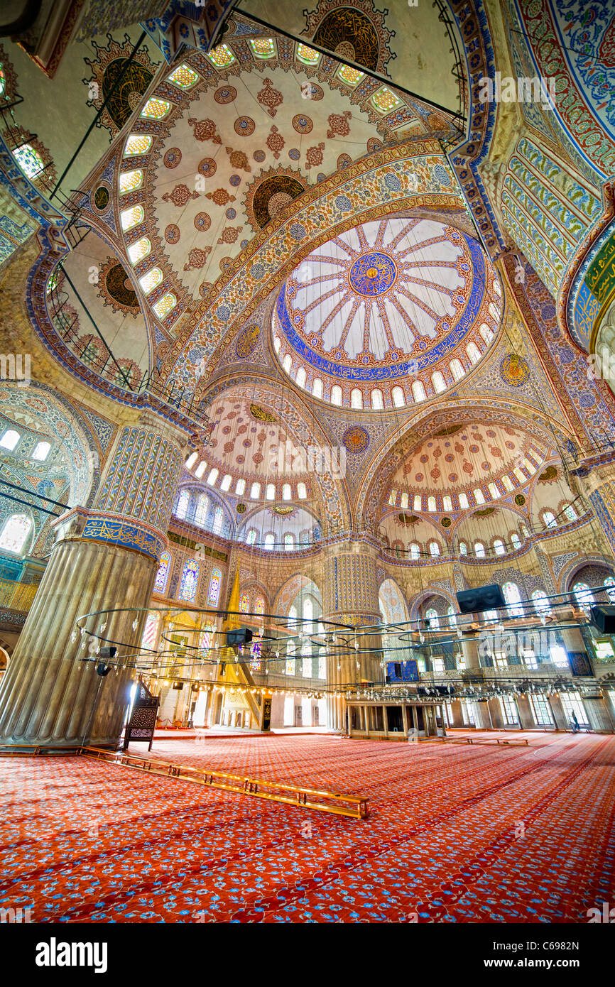 Blue Mosque (Turkish: Sultan Ahmet Cami) interior Ottoman architecture ...