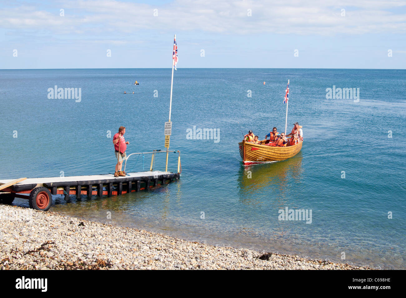 Self drive boats hi-res stock photography and images - Alamy