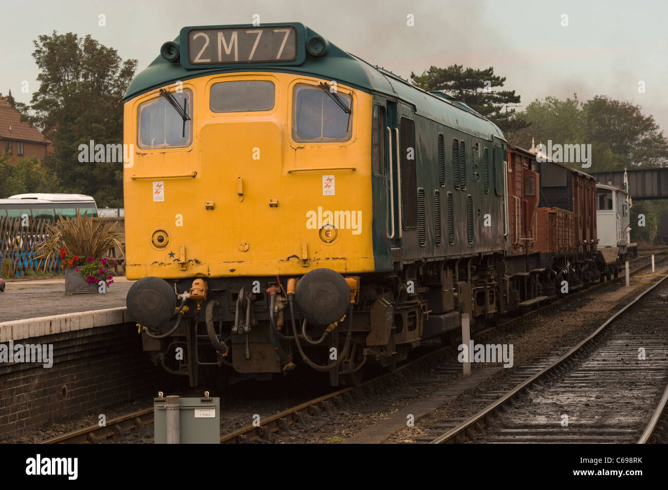 Class 25 diesel locomotive hi-res stock photography and images - Alamy