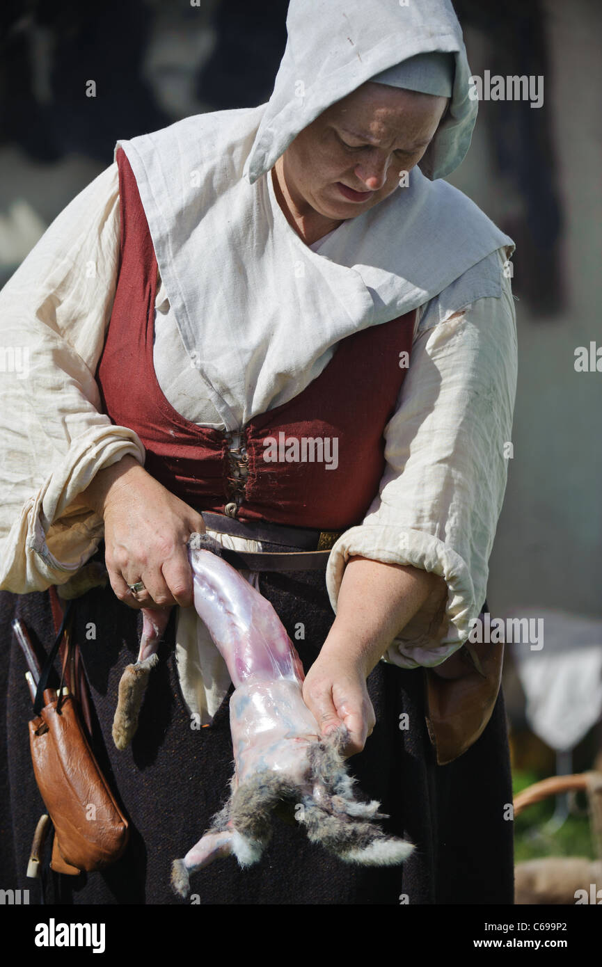 Skinning a rabbit hi-res stock photography and images - Alamy