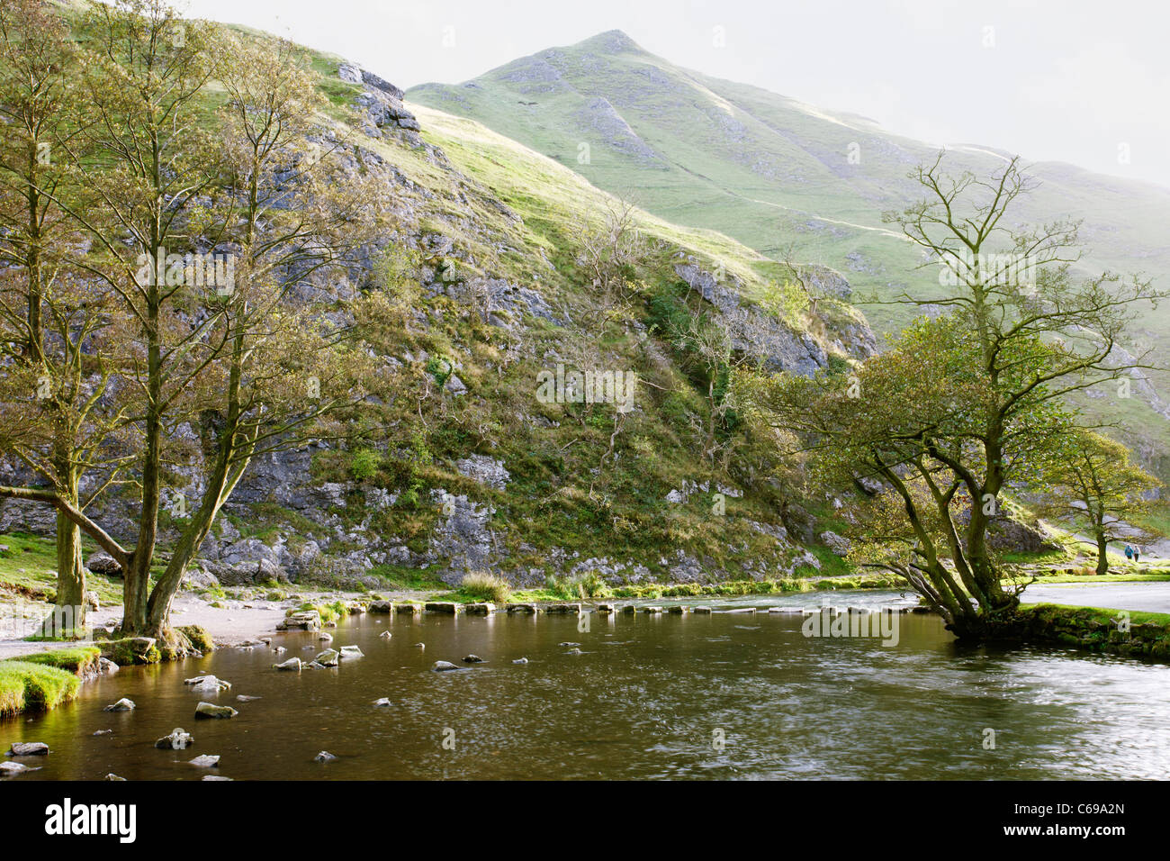 Dovedale Stepping Stones, Derbyshire, England Stock Photo - Alamy