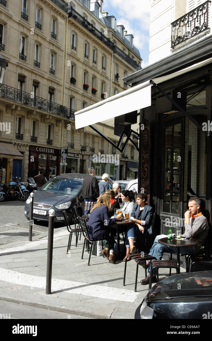 Pavement cafe paris hi-res stock photography and images - Alamy