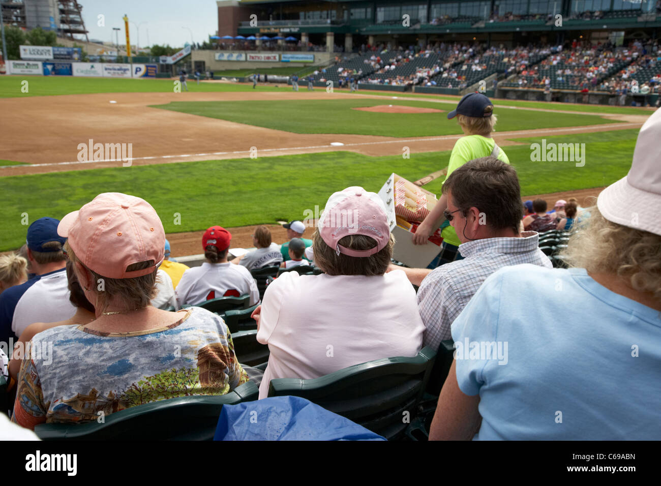 Stadium Fans Stock Photos & Stadium Fans Stock Images - Alamy