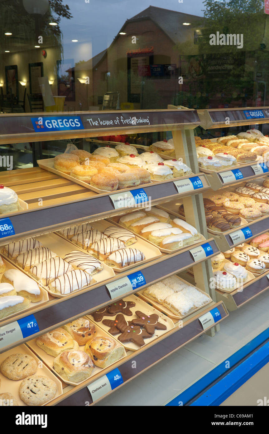 Bakers shop window hi-res stock photography and images - Alamy