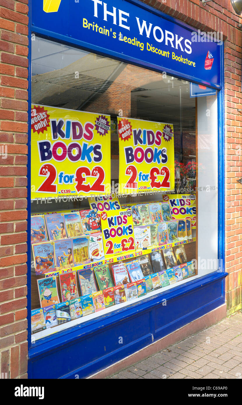 Book shop window hi-res stock photography and images - Alamy