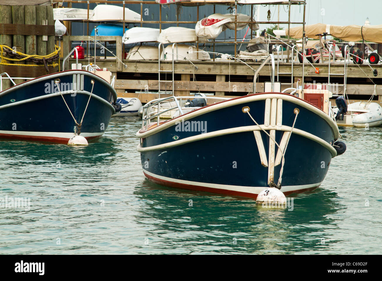 Boats floating in the harbor on Lake Michigan in Chicago, Illinois, USA ...