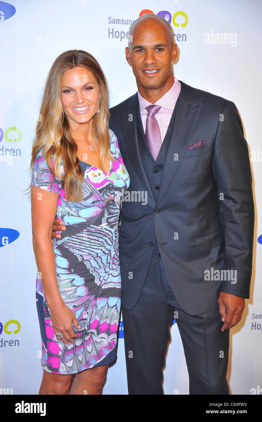 Jason Taylor (R), Guest at arrivals for 10th Annual Samsung Hope For ...