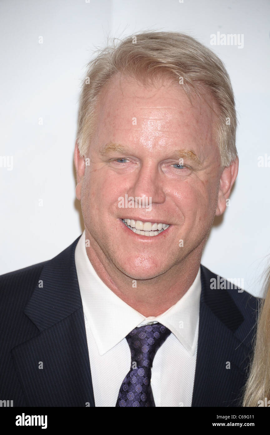 Boomer Esiasion at arrivals for 10th Annual Samsung Hope For Children ...