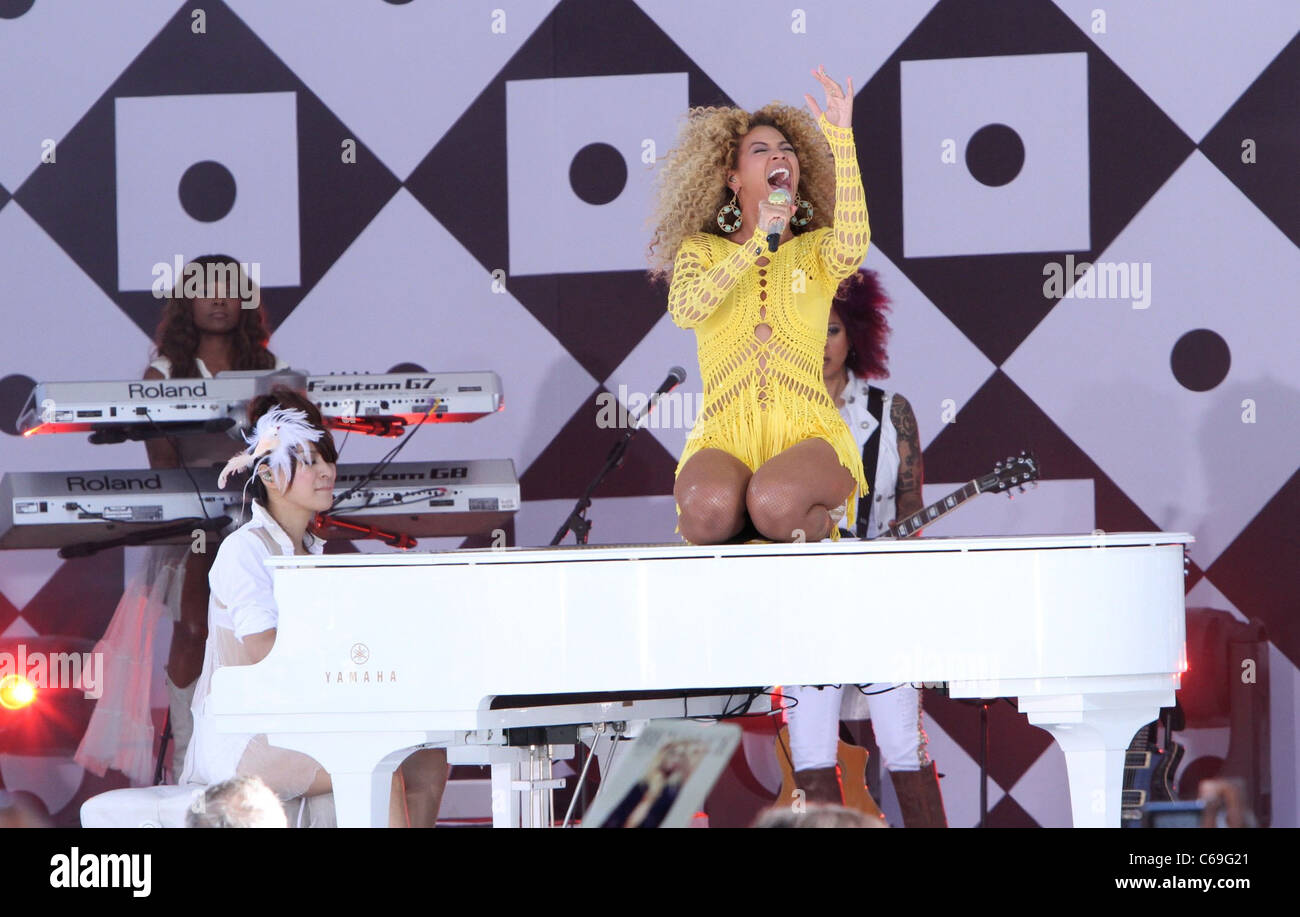 Beyonce Knowles at talk show appearance for Good Morning America (GMA ...