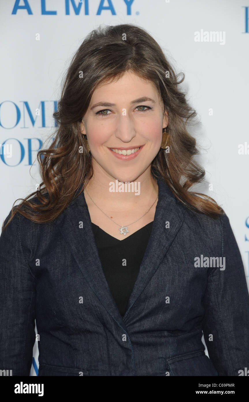Mayim Bialik Stock Photos & Mayim Bialik Stock Images - Alamy