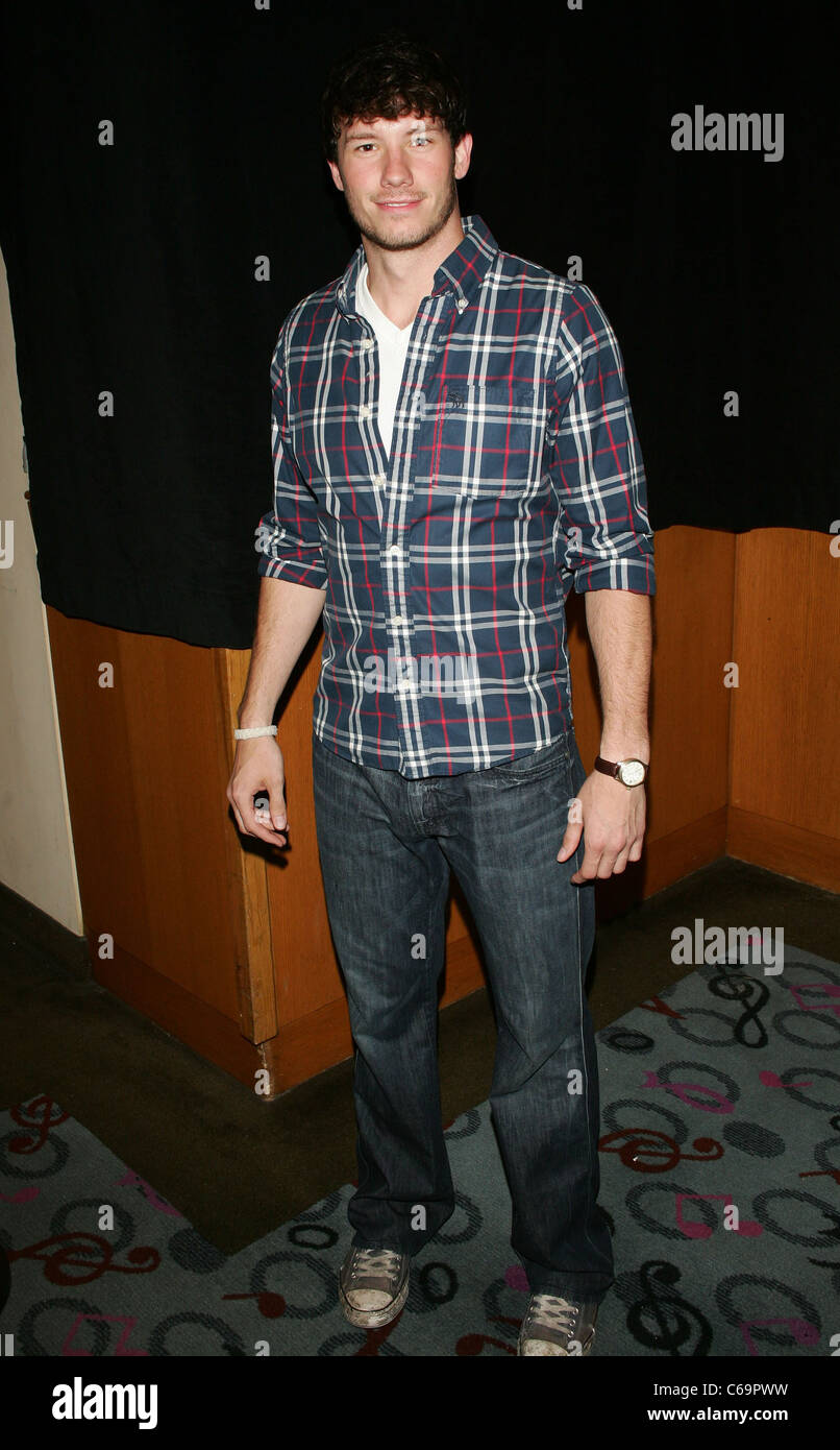 Dustin Zito At In Store Appearance For The Real World Las Vegas Memorabilia Dedication Hard