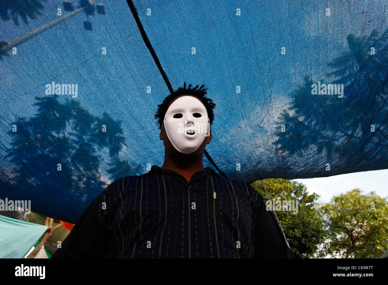 An Ethiopian Jew wearing a white mask in Israel Stock Photo - Alamy
