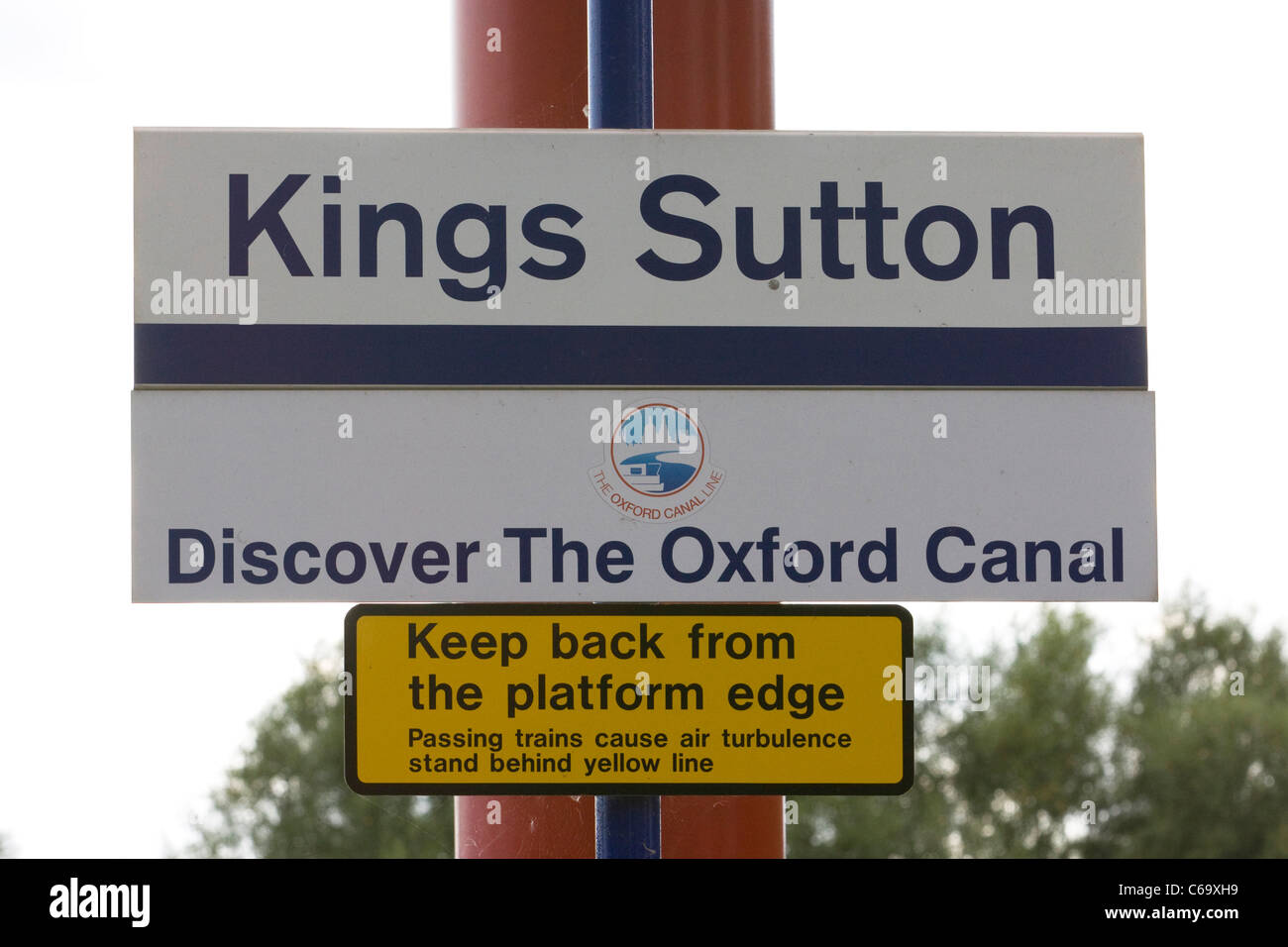 Sutton village sign hi-res stock photography and images - Alamy
