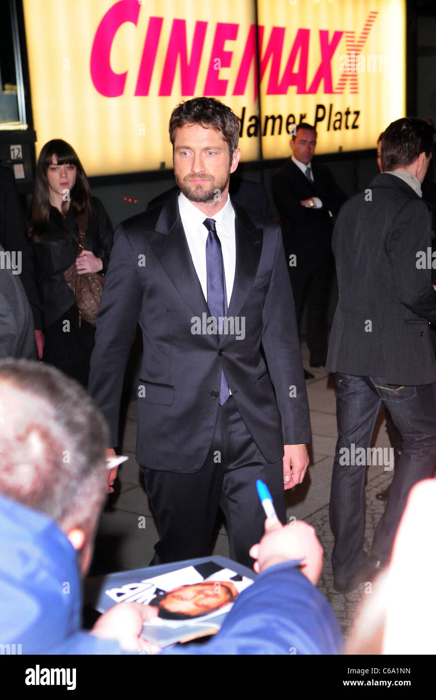 Gerard Butler leaving the German premiere of 'Der Kautions-Cop' ('The ...