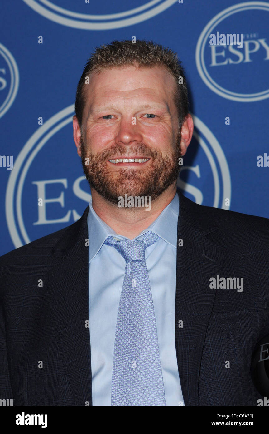 Tim Thomas in the press room for The 2011 ESPY Awards - PRESS ROOM ...