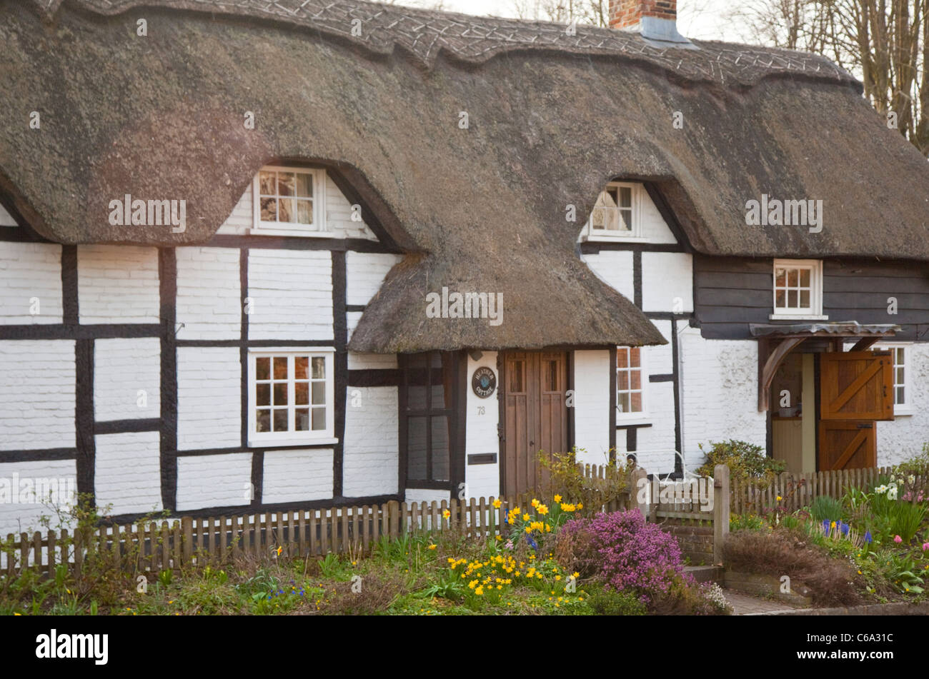Cottage in Micheldever, Hampshire, England Stock Photo - Alamy