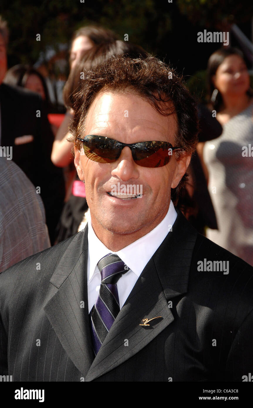Doug flutie hi-res stock photography and images - Alamy