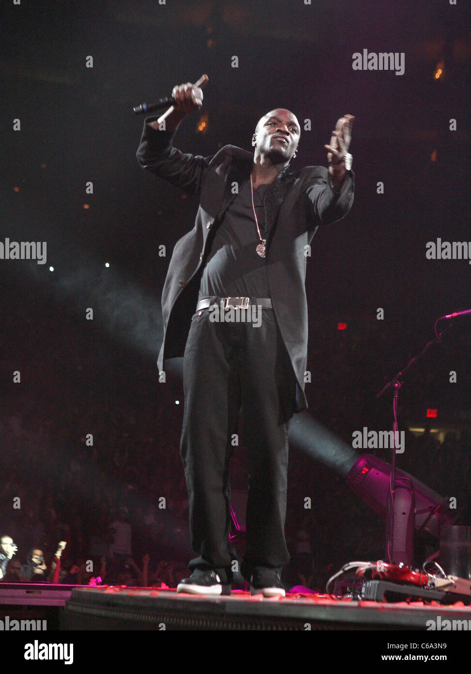 Akon Aventura performing a sold out concert at Madison Square Garden ...