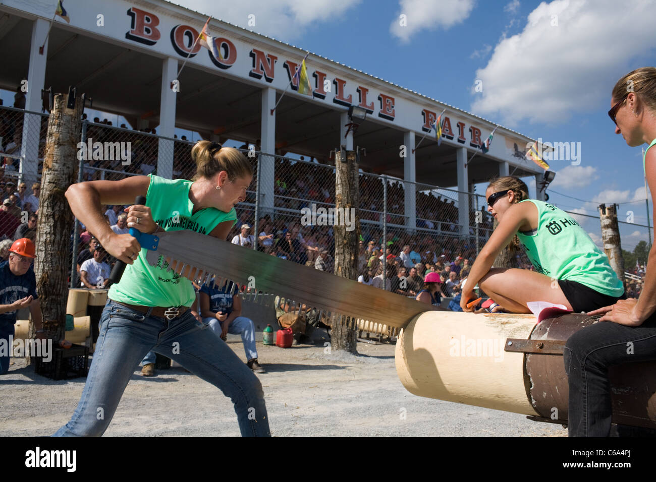Lumberjill championship, one-woman crosscut contest, Woodsmen's Field ...