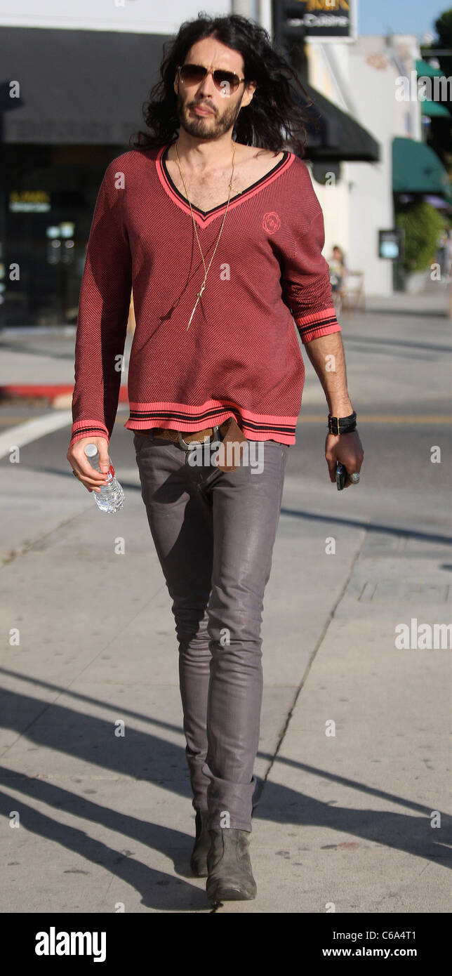 Russell Brand leaves Muma Vegetarian Cuisine in West Hollywood after ...
