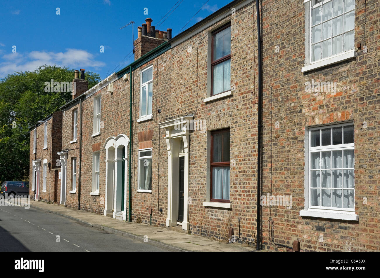 Typical Row British Terraced Houses Stock Photos & Typical Row British ...