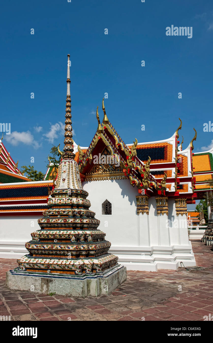 Ornate structures in the grounds of the Grand Palace in Bangkok ...