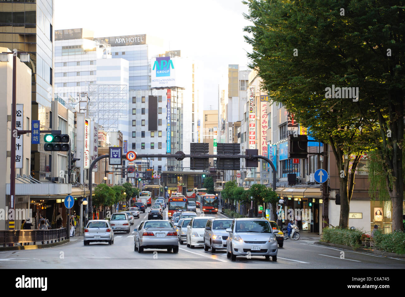 Daytime vehicle traffic road view hi-res stock photography and images ...