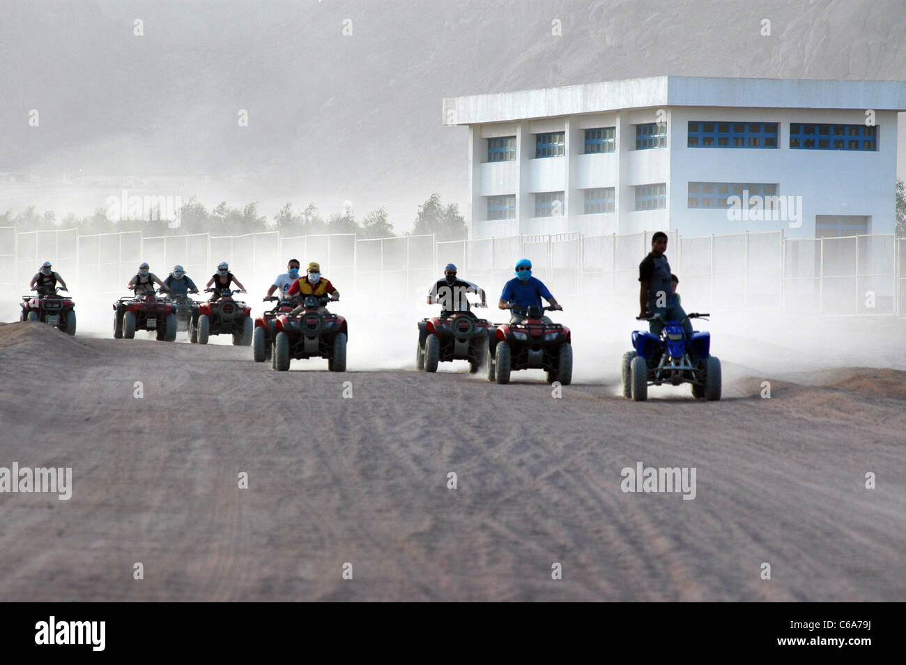 Off roading in the deserts of South Sinai, tourists & Egyptians ride ...