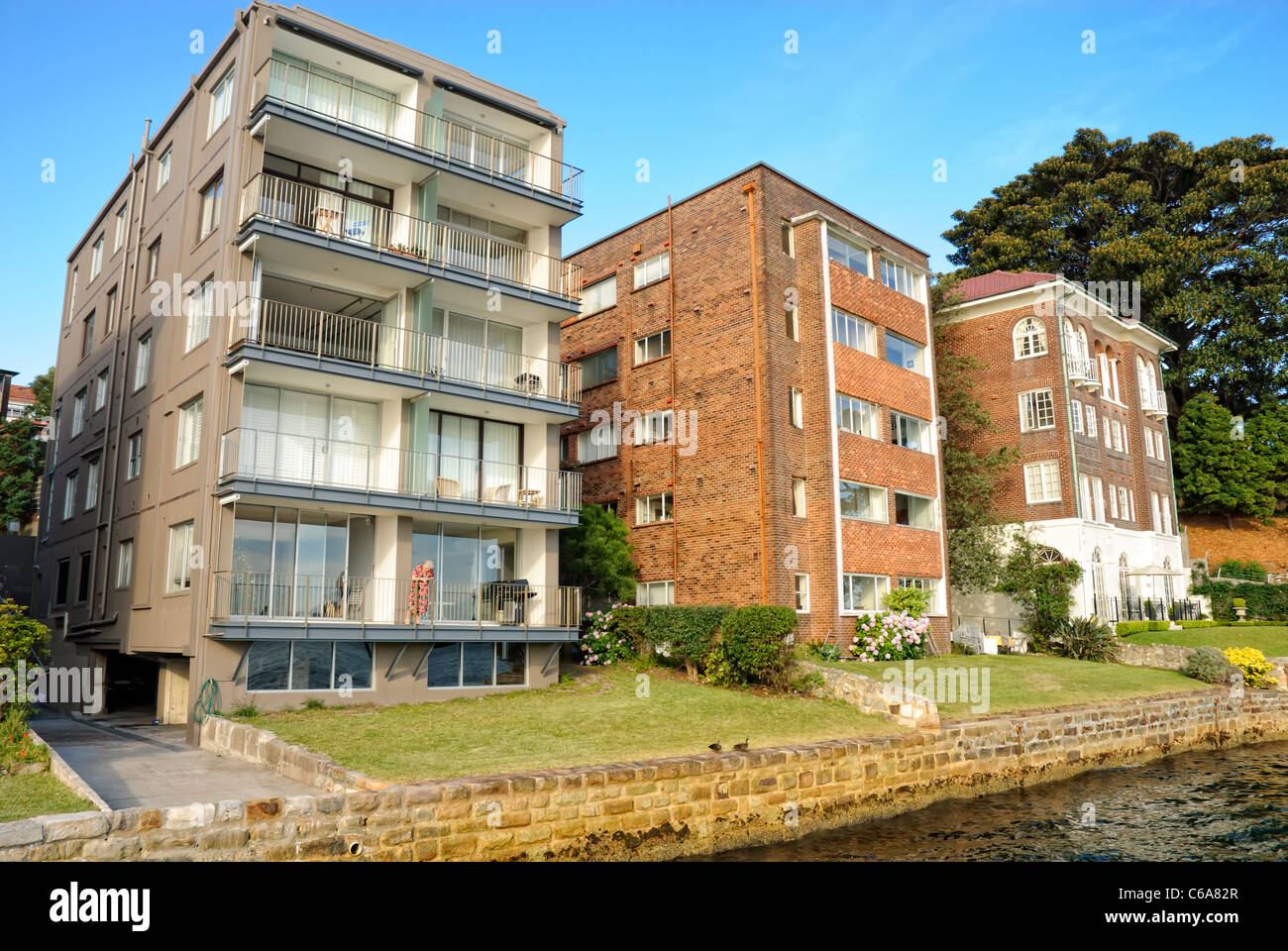 Waterside apartment block buildings hi-res stock photography and images ...