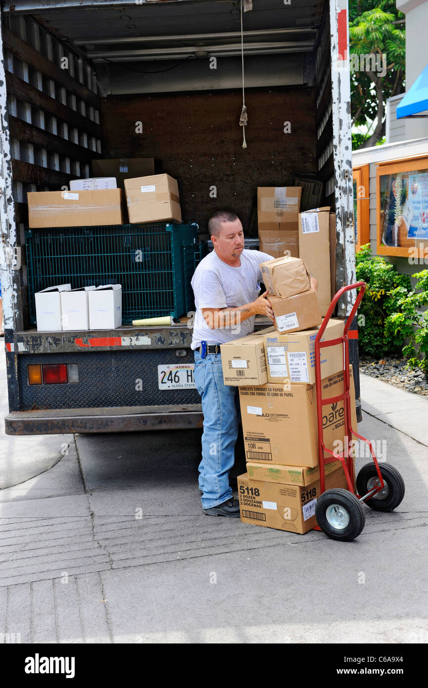 Delivery truck unloading hi-res stock photography and images - Alamy