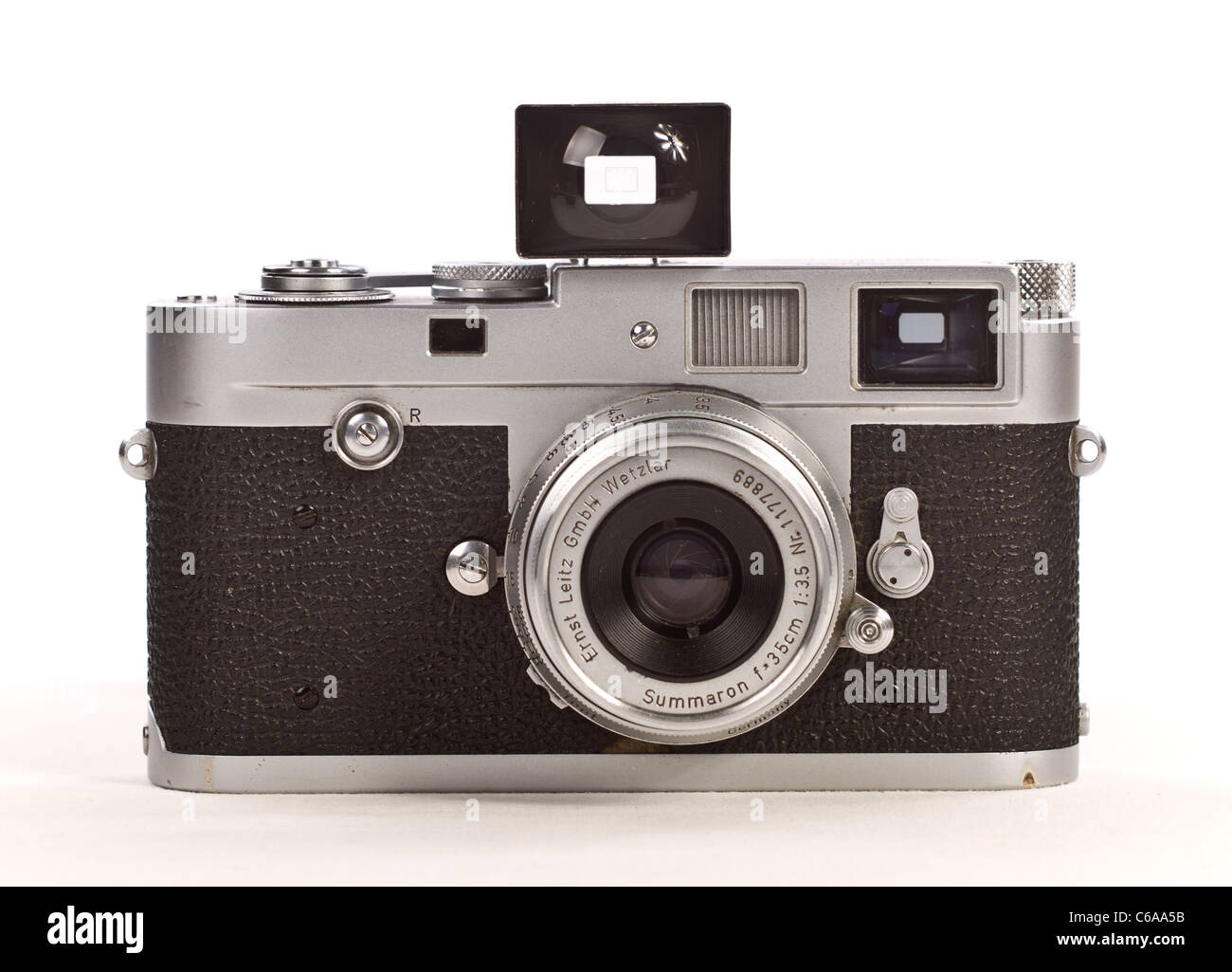 Leica Leitz M2 35mm Camera with 35mm Summaron Lens and Accesory Finder ... Leica Leitz M2 35mm Camera with 35mm Summaron Lens and Accesory Finder ...