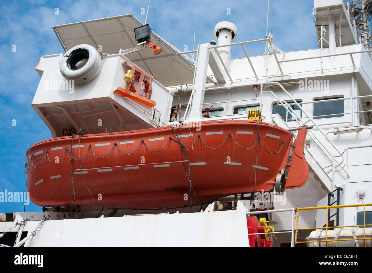 Hanging life boat at the big cruise ship Stock Photo - Alamy