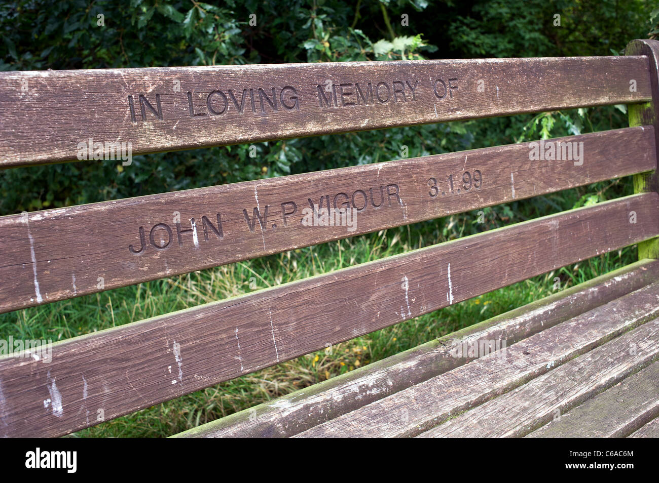 Wooden Memorial Bench High Resolution Stock Photography and Images - Alamy