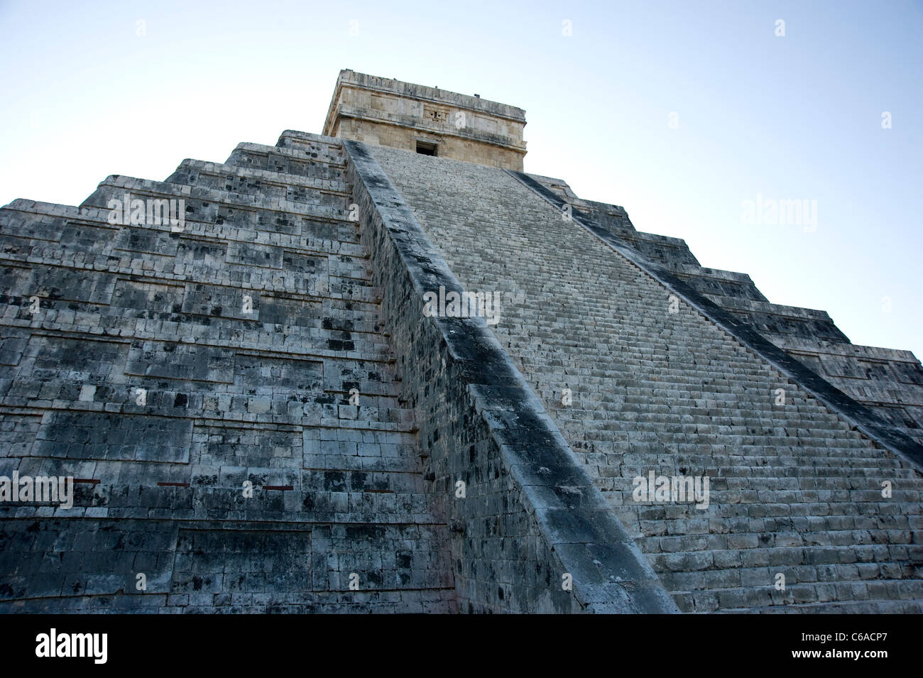 The mayan pyramid hi-res stock photography and images - Alamy