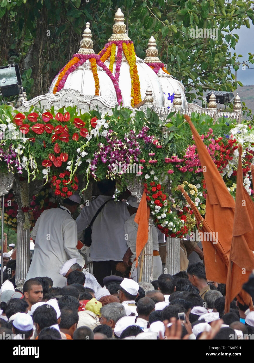 A group of wayfarers. Dive ghat, Maharashtra, India Stock Photo - Alamy