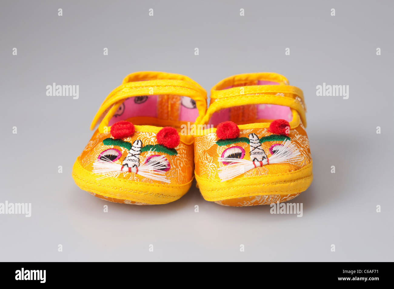 China Slippers High Resolution Stock Photography and Images - Alamy