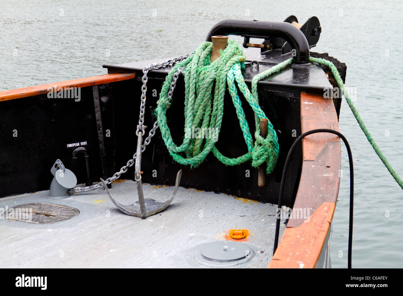 Detail of ropes in boat Stock Photo - Alamy