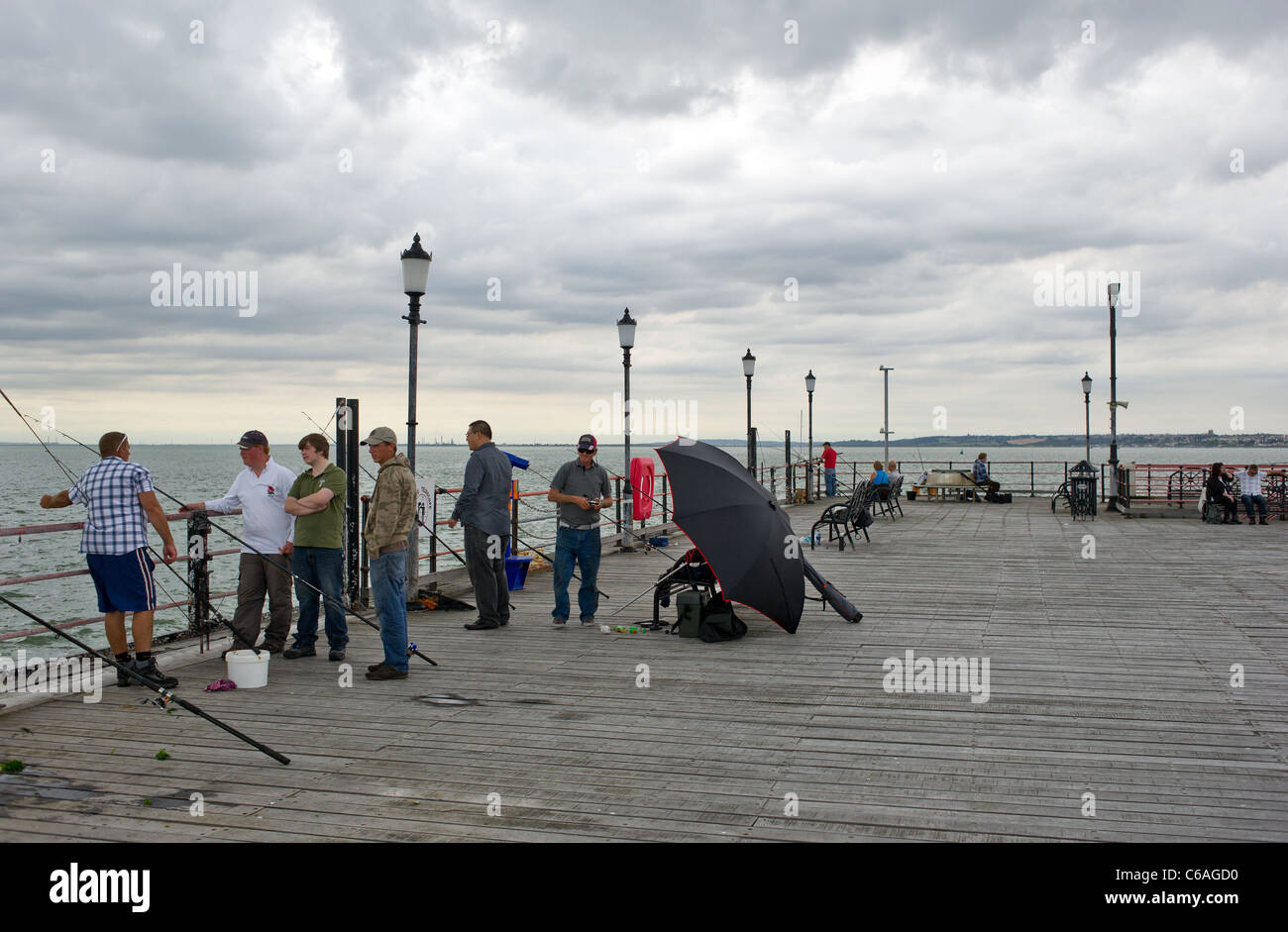 Anglers on Southend Pier in Essex Stock Photo - Alamy