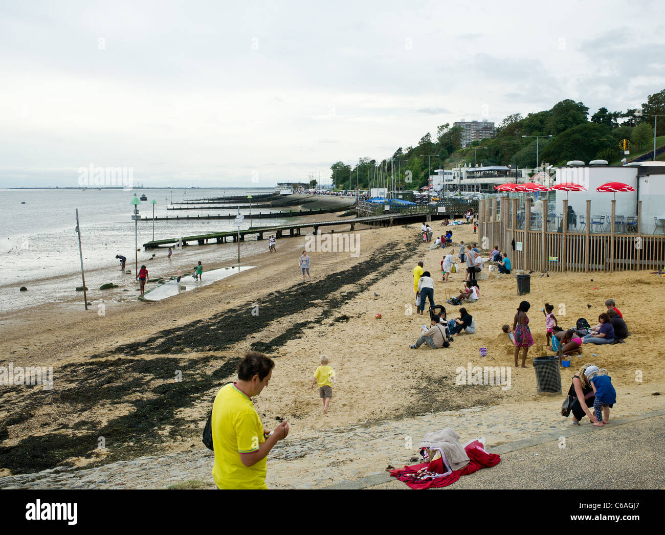Three shells southend hi-res stock photography and images - Alamy