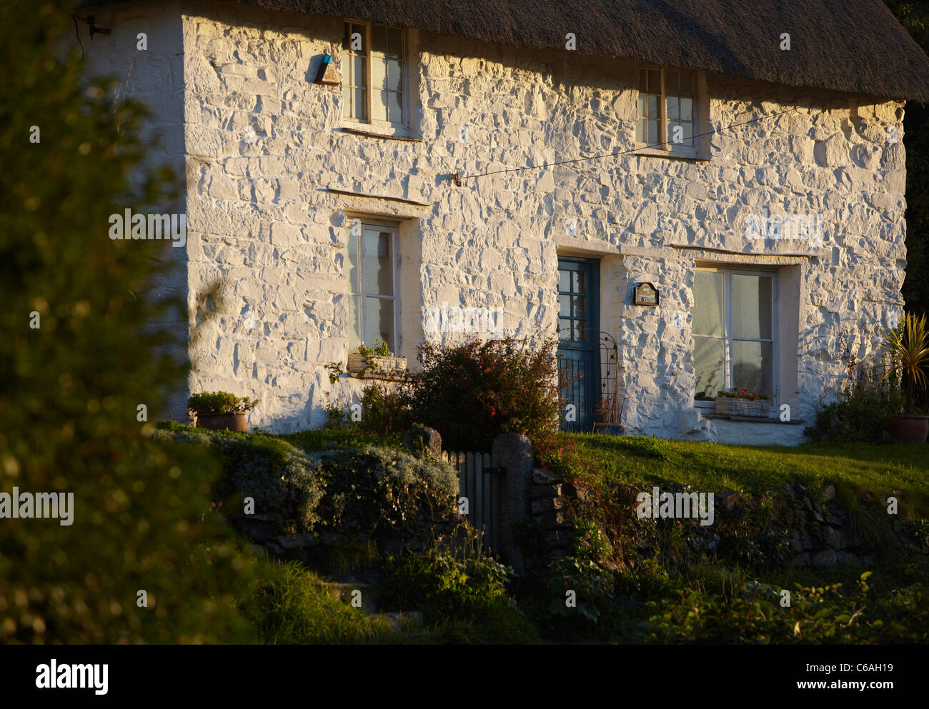 Cornish holiday cottage hi-res stock photography and images - Alamy