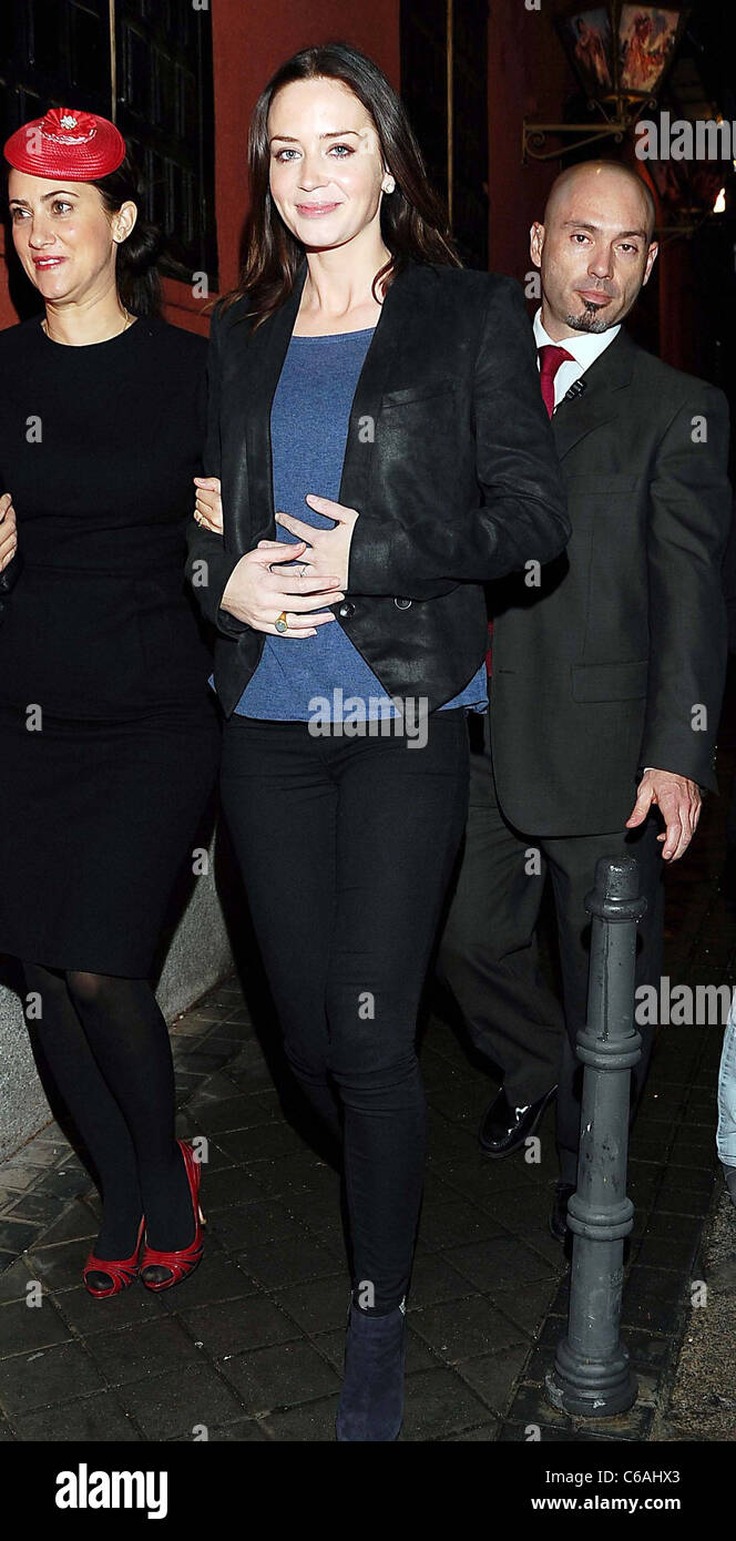 Emily Blunt enjoys a night out with fellow 'The Wolfman' co-star ...