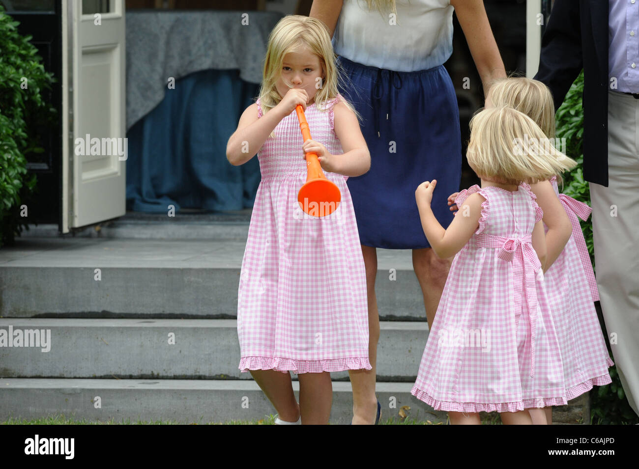 Princess Maxima and Prince Willem-Alexander with their kids Princess ...