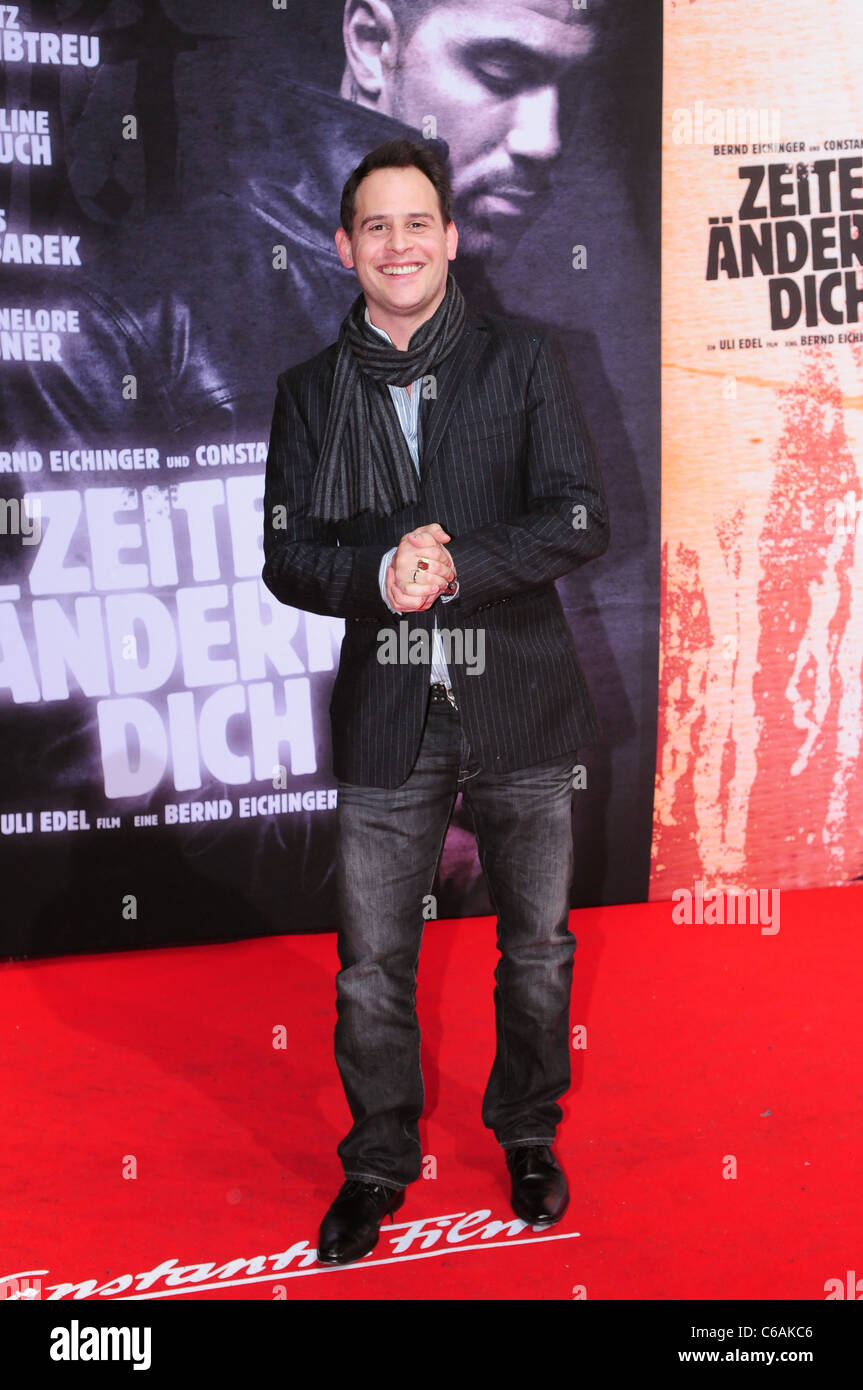 Moritz Bleibtreu at the world premiere of 'Zeiten Aendern Dich' at ...