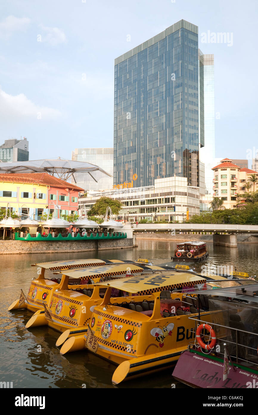 Singapore river clarke quay hi-res stock photography and images - Alamy