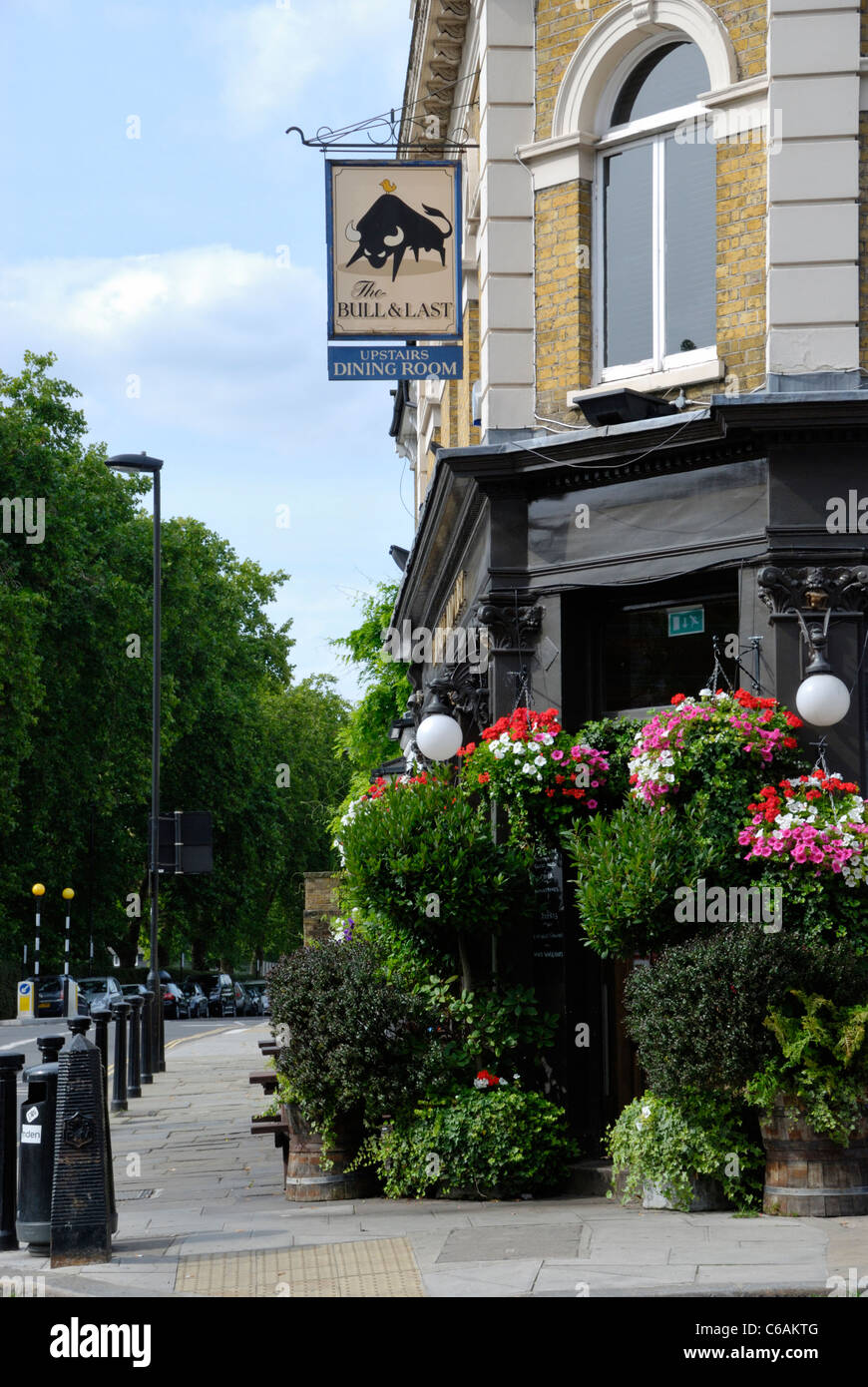 Highgate road hi-res stock photography and images - Alamy