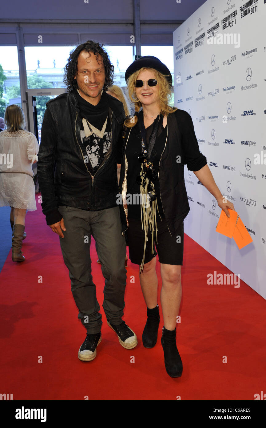 Inga Humpe and Tommi Eckart of 2raumwohung at Lala Berlin show at ...