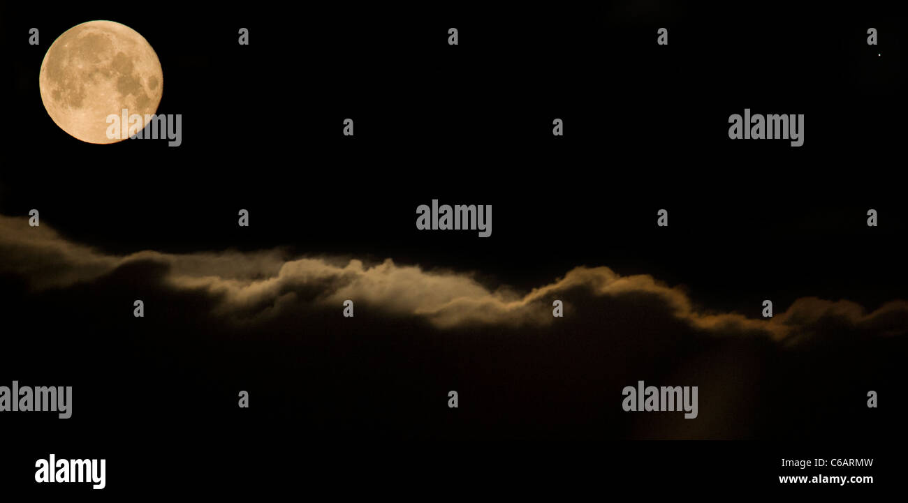 Full moon setting over dark hi-res stock photography and images - Alamy